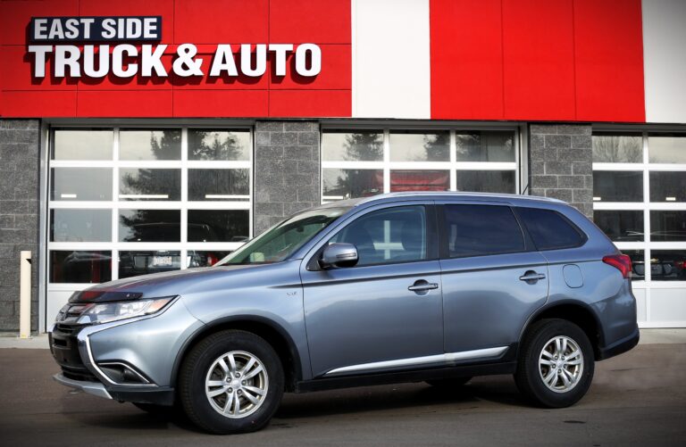 2016 Mitsubishi Outlander SE AWD - East Side Truck & Auto